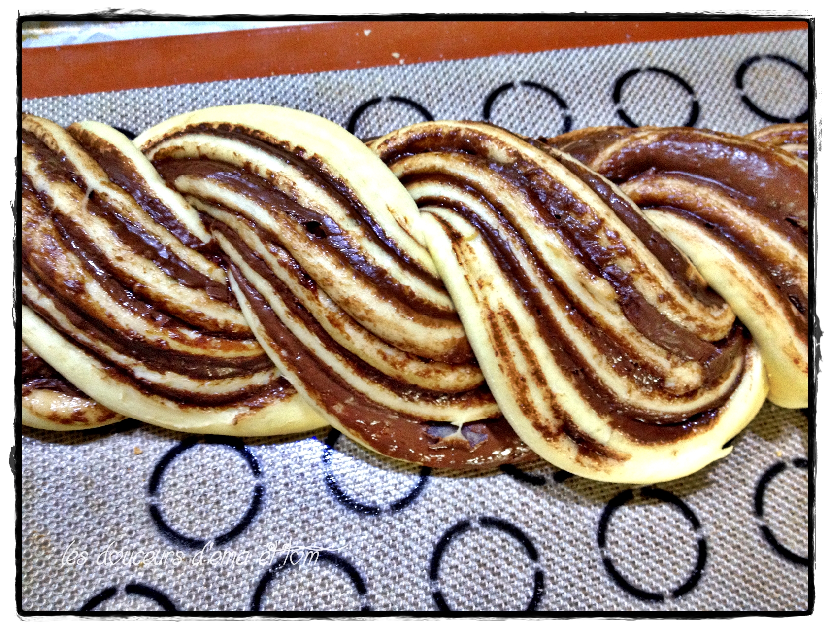 Torsade briochée au Nutella, recette de brioche - CakesandSweets.fr