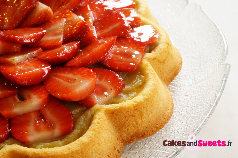 Biscuit rhubarbe fraises, dessert aux fruits - CakesandSweets.fr