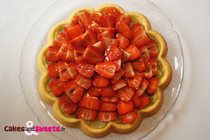 Biscuit rhubarbe fraises, dessert aux fruits - CakesandSweets.fr