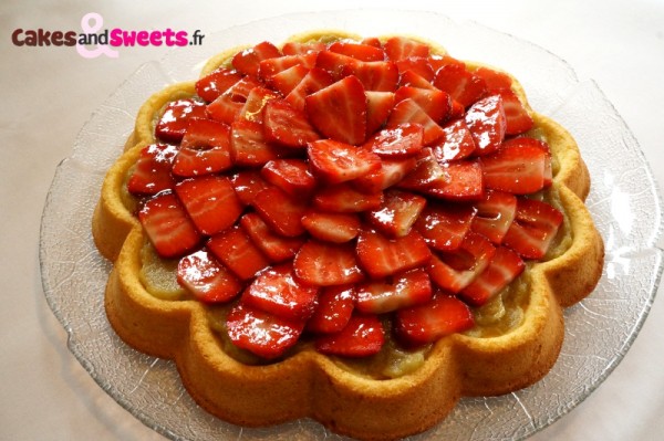 Biscuit rhubarbe fraises, dessert aux fruits - CakesandSweets.fr